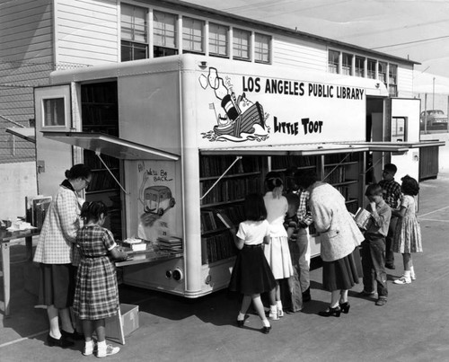 "Little Toot", Los Angeles Public Library Bookmobile school visit ...