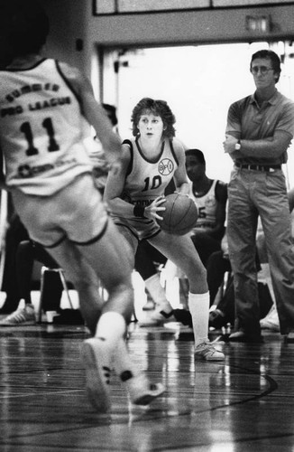 Nancy Lieberman plays in Summer Pro League — Calisphere