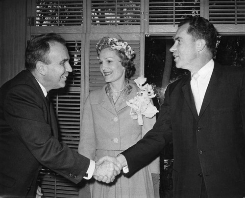 Nixon reveals polls favor federal aid to education — Calisphere