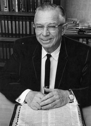 Mr. Wooten studies Bible to preach 'old time religion — Calisphere
