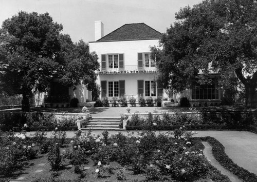 Residence of Richard B. Fudger, garden view — Calisphere