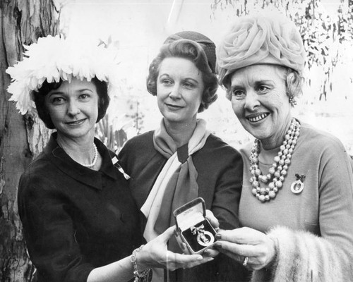 Hourglass winners with chairman Mrs. L. E. Heacock (left) — Calisphere