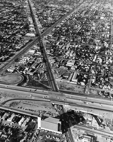 Lankershim Boulevard, Vineland Avenue cross in North Hollywood — Calisphere