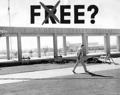 Fee issue eyed for jr. colleges — Calisphere