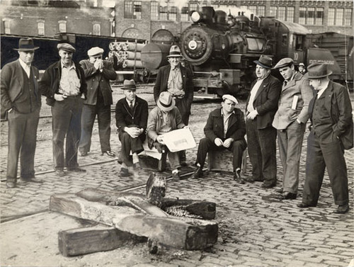[Longshoremen on strike at the waterfront] — Calisphere