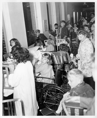 [Christmas party at Shriners' Hospital for Crippled Children] — Calisphere