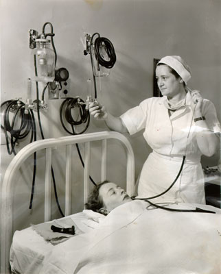 [Anaesthetist Cecelia Davis and student nurse Jane Van Eppuen ...