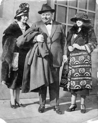 [Roscoe "Fatty" Arbuckle and Minta Durfee] — Calisphere