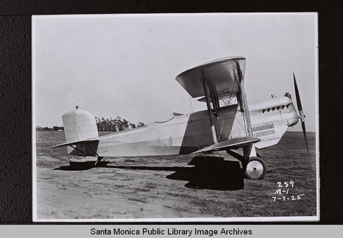 Douglas M-1 Mail Plane on Clover Field, Santa Monica, Calif., July 7 ...