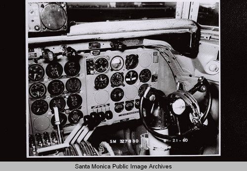 Right side of cockpit, Douglas Aircraft Company DC-7 interior with ...