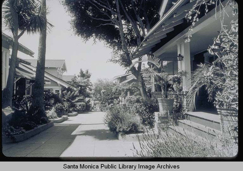 Hollister Court, 2502 Fourth Street, Ocean Park, Santa Monica, Calif ...