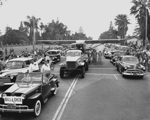 Pilots Bill Barris and Dick Riedel and the airplane Sunkist Lady enjoy ...