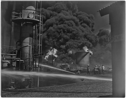 Hancock Refinery fire, 2828 Junipero Ave — Calisphere