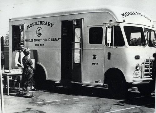 Los Angeles County Public Library 1960s bookmobile — Calisphere
