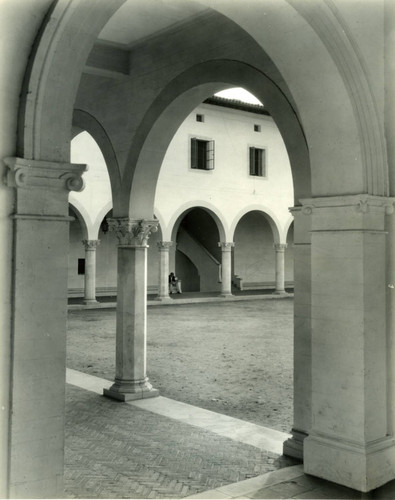 Columns and arches of Frary Dining Hall, Pomona College — Calisphere
