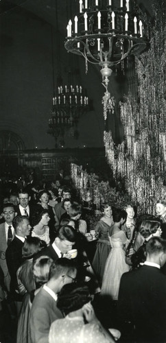 Christmas banquet at Frary Dining Hall, Pomona College — Calisphere