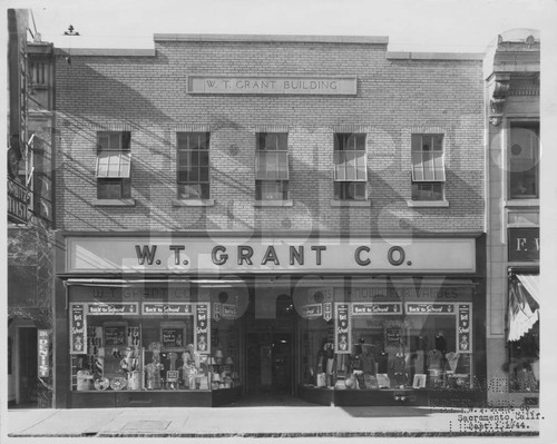 W.T. Grant Company at 722 K Street — Calisphere