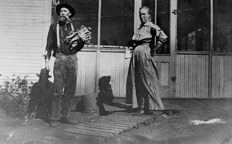 "Mose" and Lucy Cheney, Cheney Ranch, Topanga, circa 1915 — Calisphere