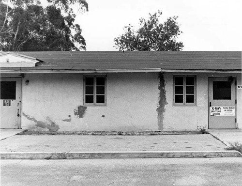 Earthquake damage, X-ray building, Olive View Medical Center, Sylmar ...