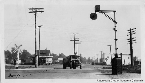 Southern Pacific Railroad crossing at Goodwin Avenue, Glendale, 1930 ...