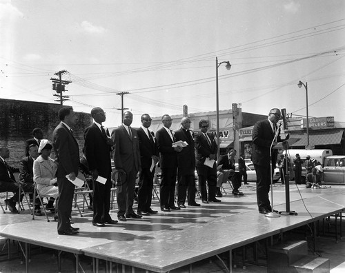 Rev. E.V. Hill, Los Angeles, 1966 — Calisphere