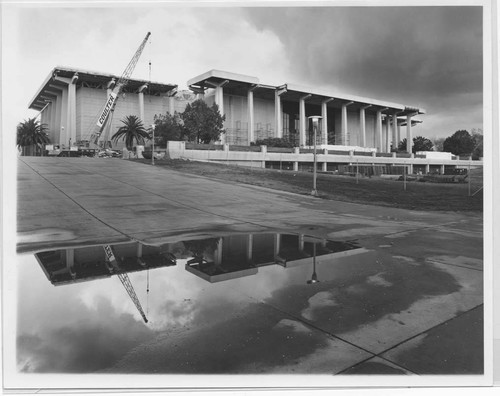 Oviatt Library at California State University, Northridge, under ...
