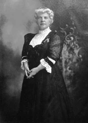 Portrait of Annie Bidwell taken April 1907 — Calisphere