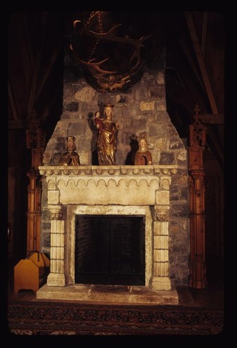 Wyntoon, Cinderella House, interior, mantel, statues — Calisphere