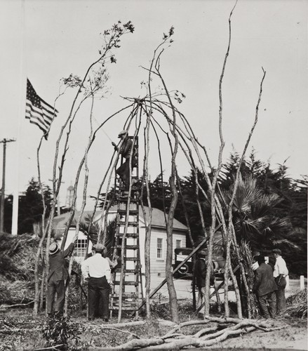 Construction of a Chumash house frame using willow poles, Ventura ...