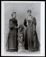 Miss Johnson and Emma Barrett Boyd, Los Angeles, circa 1902 — Calisphere
