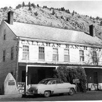 View of the Callahan Ranch Hotel in Callahan, Siskiyou County — Calisphere