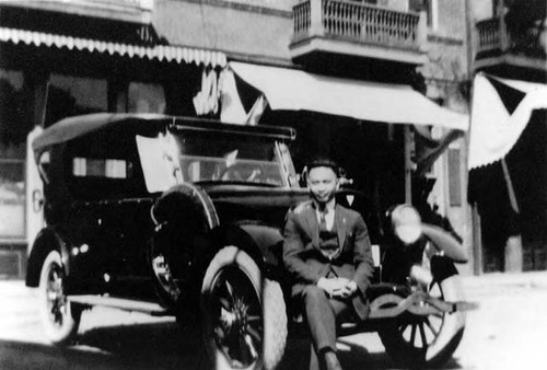Peter Soo Hoo Sr. at Old Chinatown — Calisphere