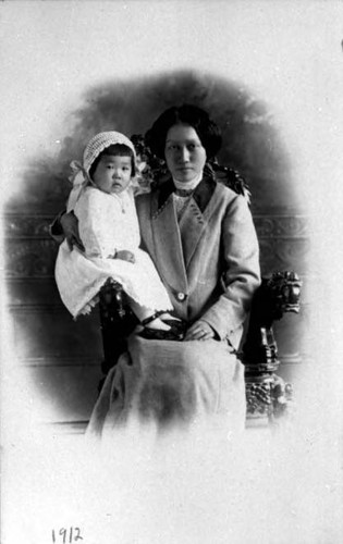 Mrs. Nellie Yee Chung and daughter, Lillian Chung — Calisphere