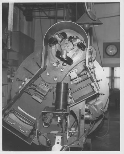 The 60-inch telescope universal spectrograph, in Hale Observatories ...