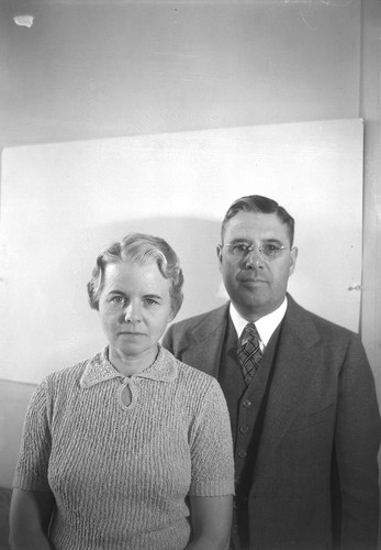 Milton L. Humason and his wife — Calisphere