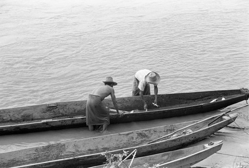 Fishing, La Chamba, Colombia, 1975 — Calisphere