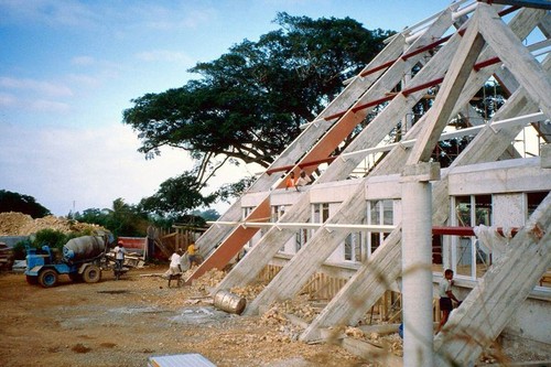 Construction of the Vanuatu Cultural Centre, Port Vila 1 of 2 — Calisphere