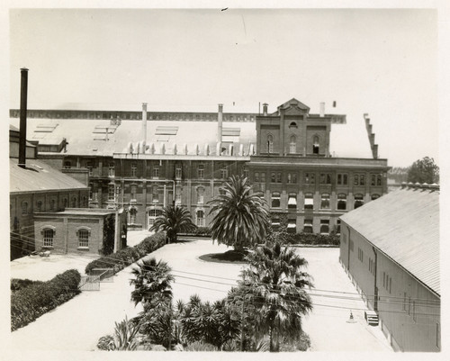 Exterior View of Oxnard Sugar Beet Factory — Calisphere