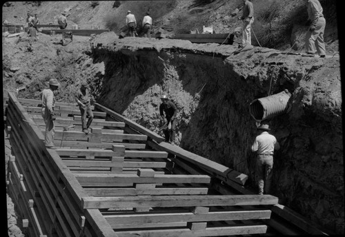 Construction, Road Cribbing Construction — Calisphere