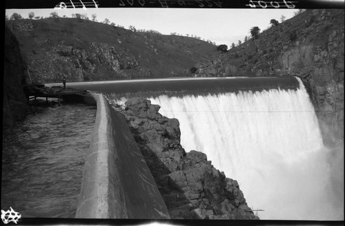 La Grange Dam at the head of Modesto and Turlock Canals. At left is ...
