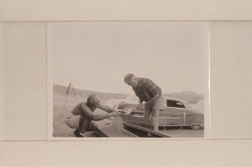 Masland and Eisaman assemble foldboat at Mexican Hat — Calisphere