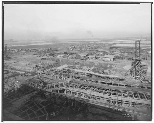 Long Beach Steam Station, Plant #3 - General view of yard — Calisphere
