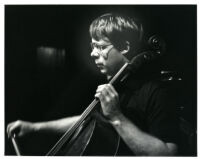 Lynn Harrell playing the cello, 1980 [descriptive] — Calisphere