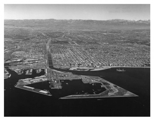 Aerial photograph of Long Beach harbor — Calisphere