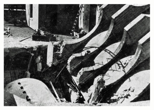 Water tank crashes through Press Telegram building — Calisphere