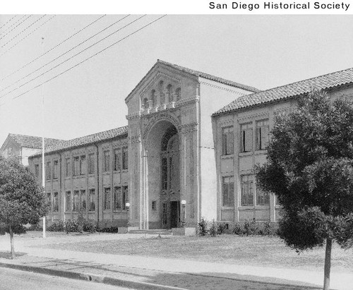 Front entrance to Woodrow Wilson Junior High School — Calisphere