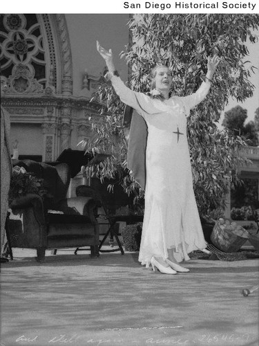 Aimee Semple McPherson delivering a sermon at the Spreckels Organ ...