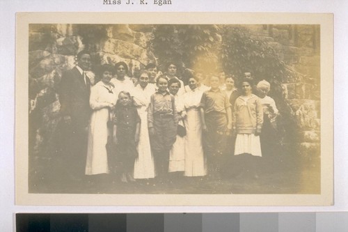 L to R: W. W. Murray, Mrs. McLaughlin, Fernanda Pratt, W. R. Hearst, Jr ...