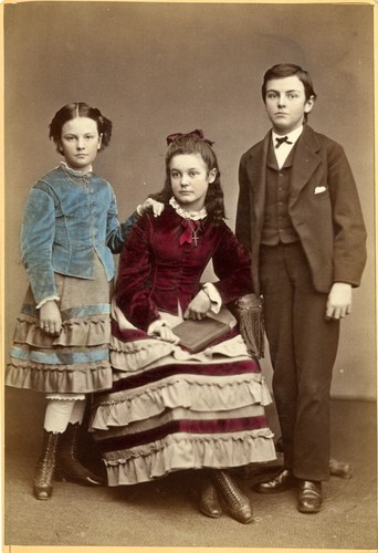 Portrait of Flora, Allie, and Walter Haskell — Calisphere