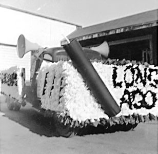 Senior Citizen's Club parade float — Calisphere